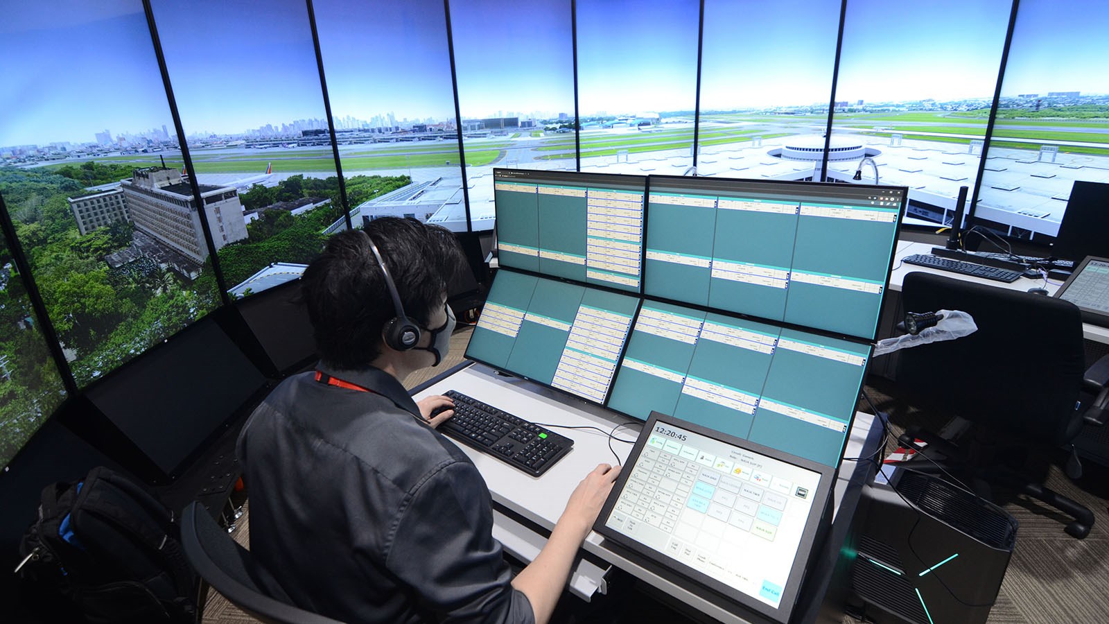 Air Traffic Control Simulator | ST Engineering