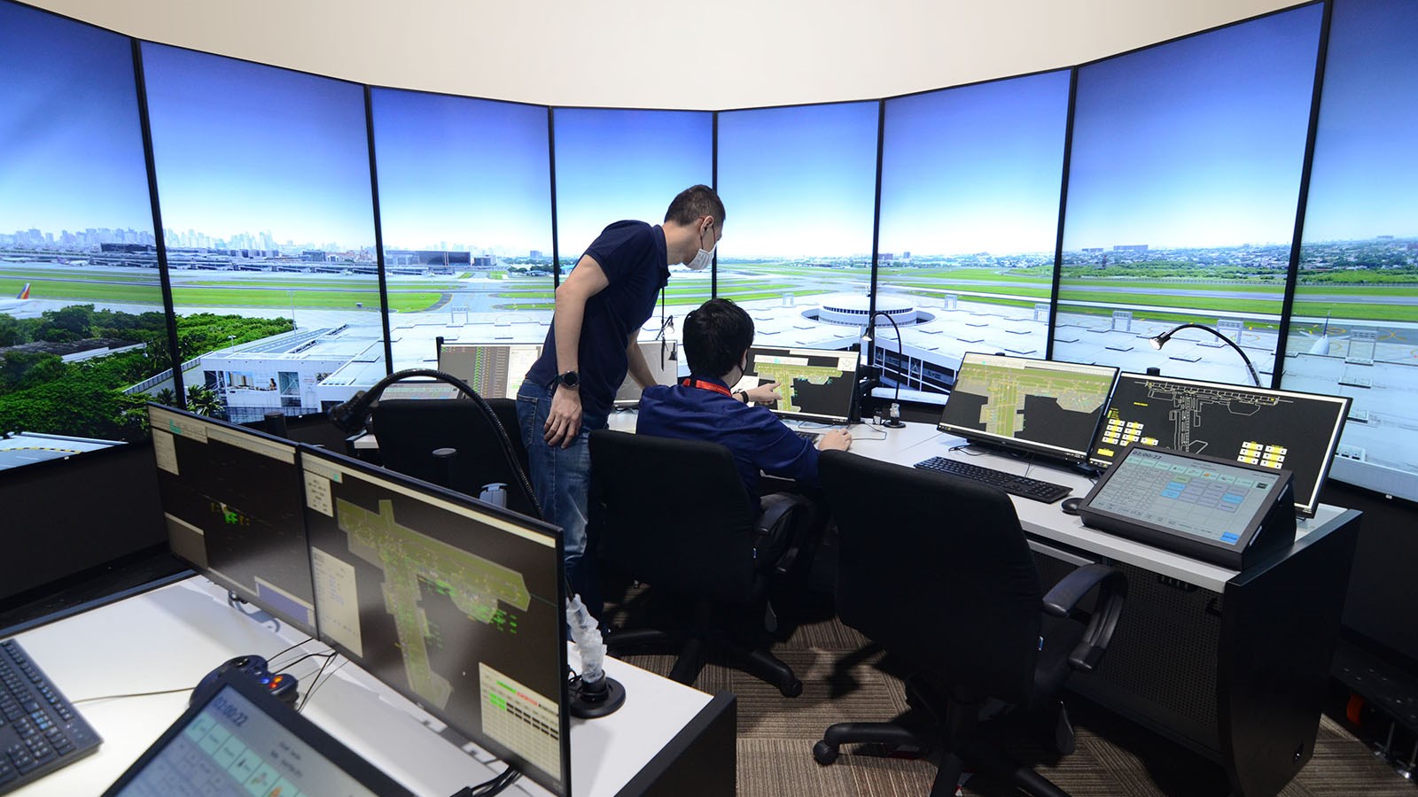 Air Traffic Control Simulator | ST Engineering